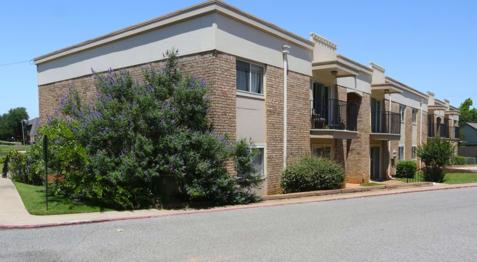Oklahoma City apartments for rent | The Alora